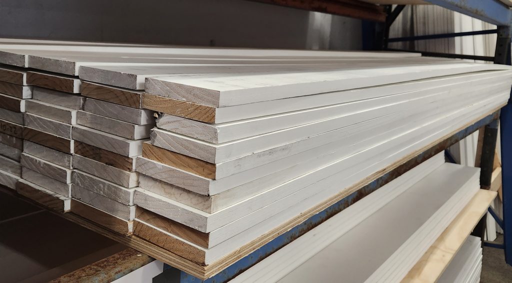 Moulding/Trim - LOU'S BARGAIN BARN