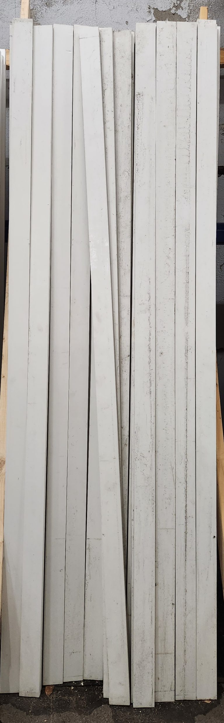 Moulding/Trim - LOU'S BARGAIN BARN